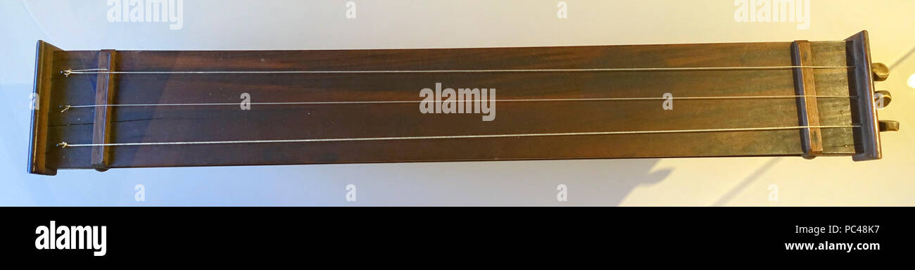 Aeolian harp made by Henry David Thoreau, rosewood Stock Photo - Alamy