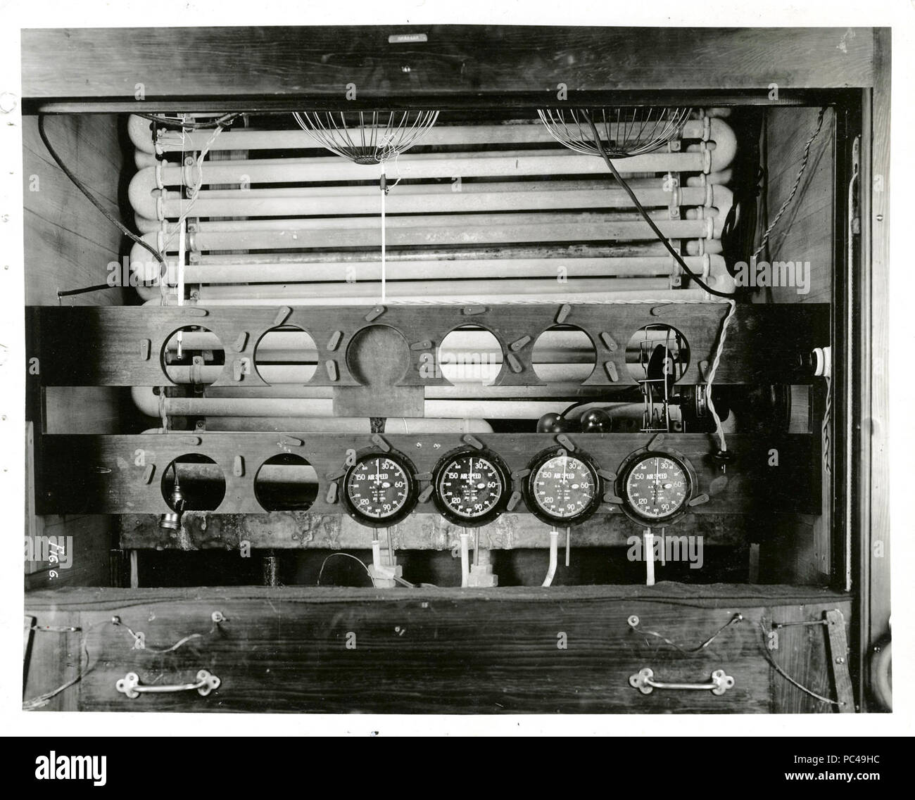 Air speed instrument hi-res stock photography and images - Alamy