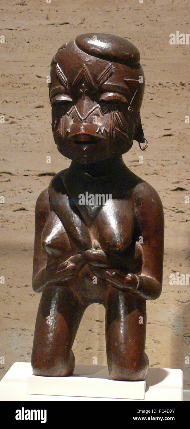 Makonde art hi-res stock photography and images - Alamy