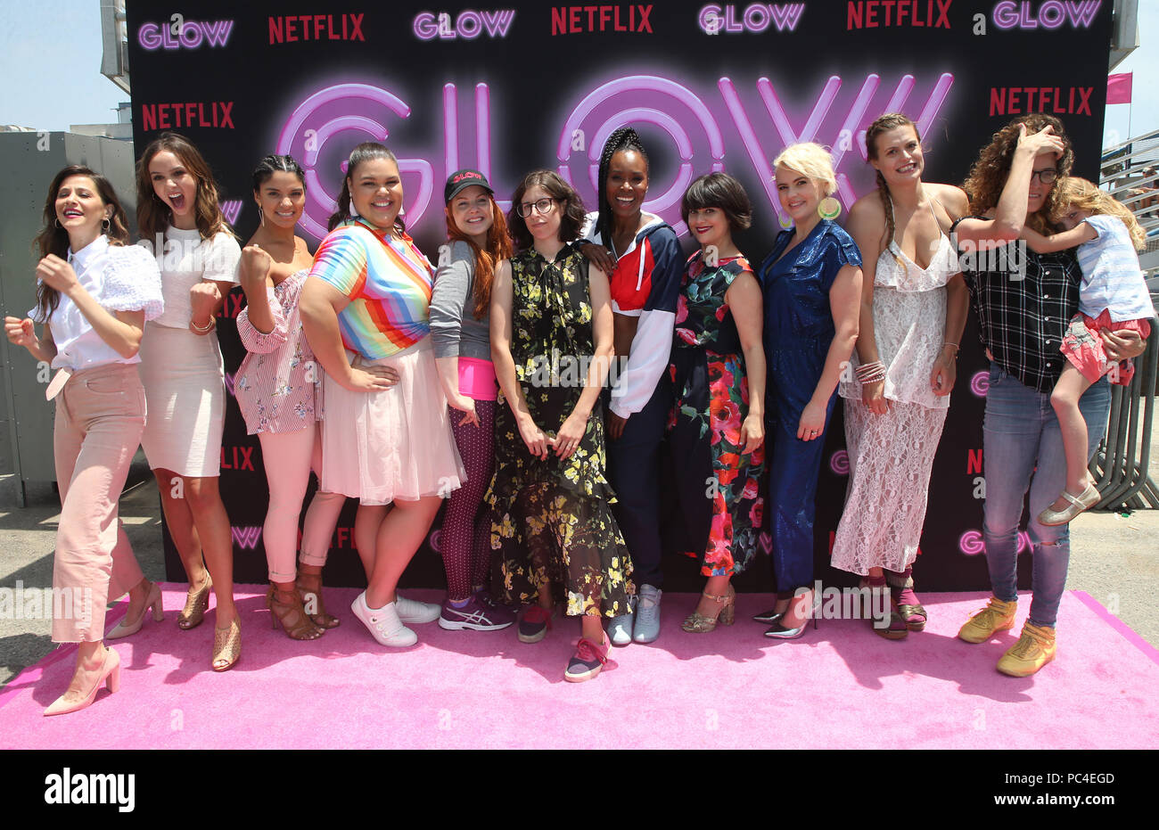 Cast Of Netflixs Glow Celebrates The Premiere Of Season 2 With 80s