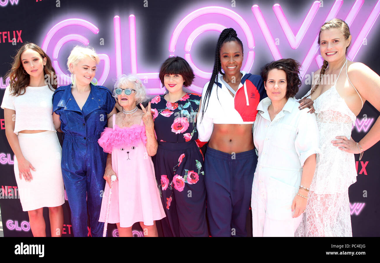 Cast of Netflix's 'Glow' Celebrates the premiere of Season 2 with 80's ...