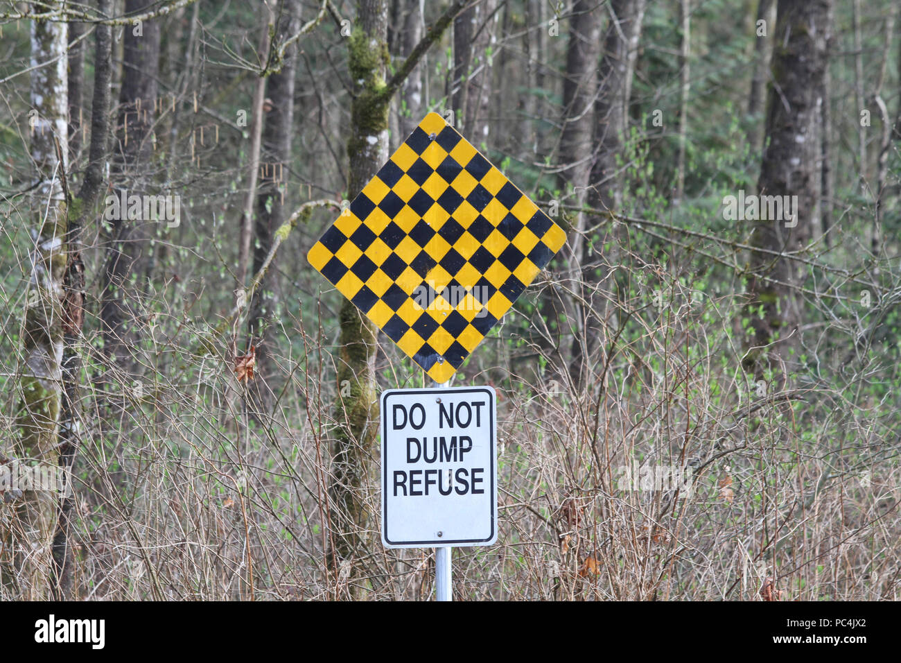 Dead end and do not dump sign Stock Photo - Alamy
