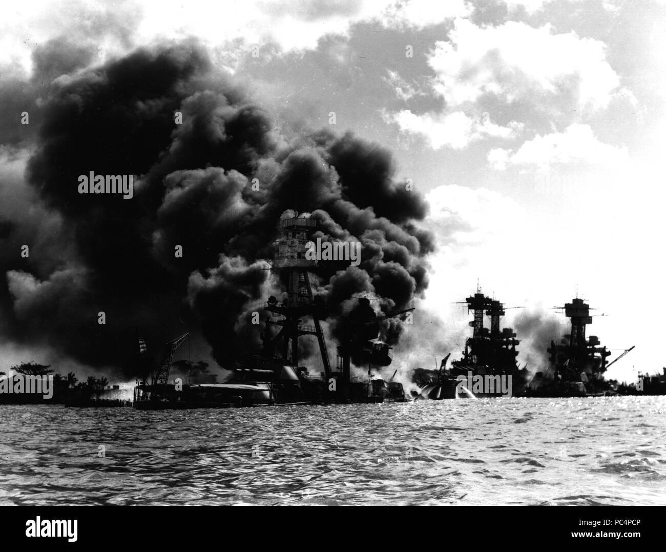 Pearl harbor 1941 ships hi-res stock photography and images - Alamy