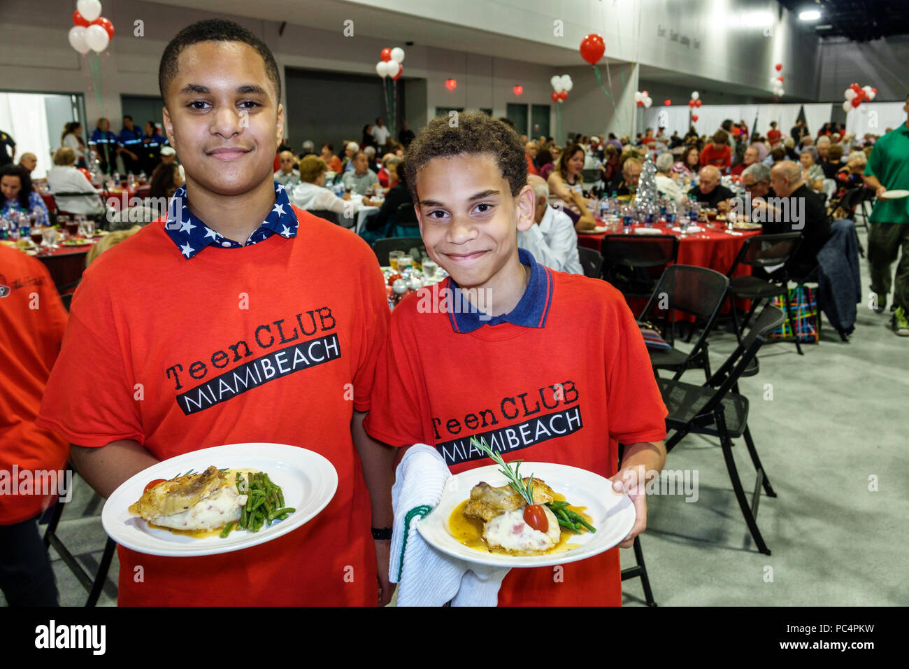 Hispanic ethnic student students event volunteer volunteers ...