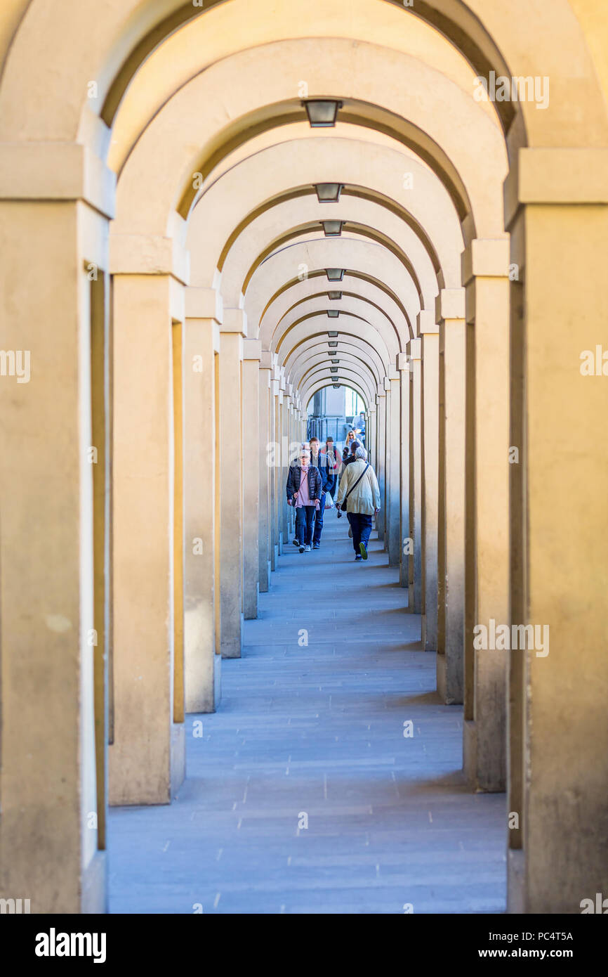 Corridor of archways hi-res stock photography and images - Alamy