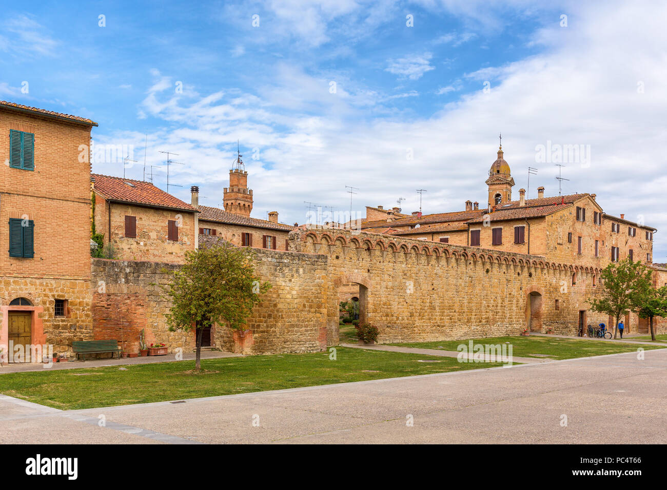 Old italian village hi-res stock photography and images - Alamy
