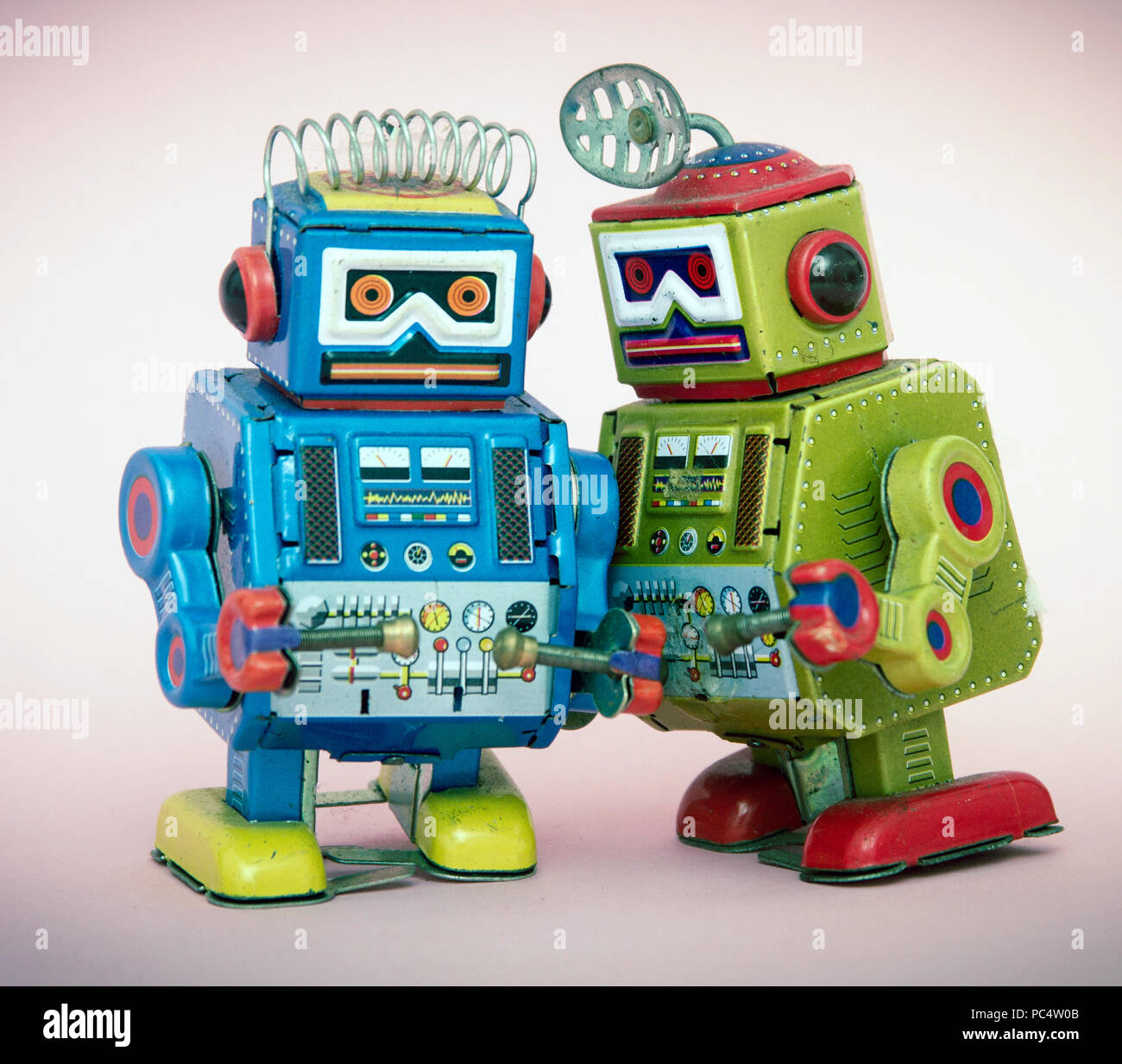 Two robots talking hi-res stock photography and images - Alamy