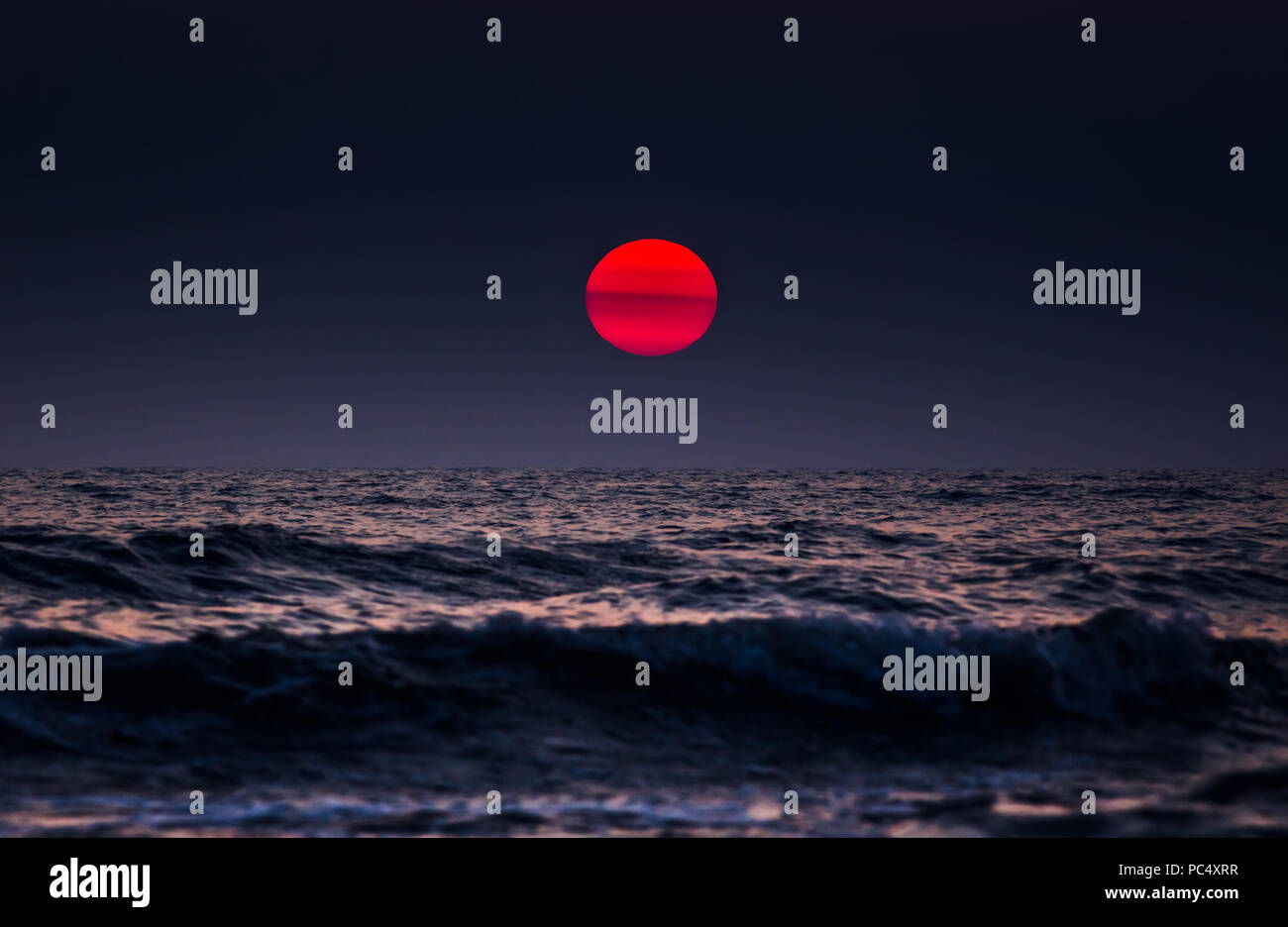 Beautiful sunset above sea nature hi-res stock photography and images ...