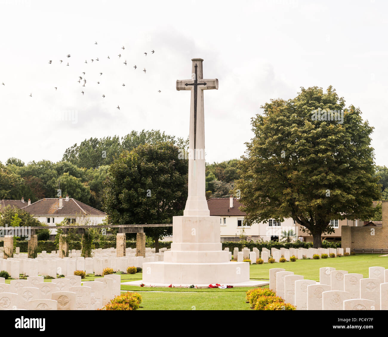 Ww2 normandy american cemetery hi-res stock photography and images - Alamy