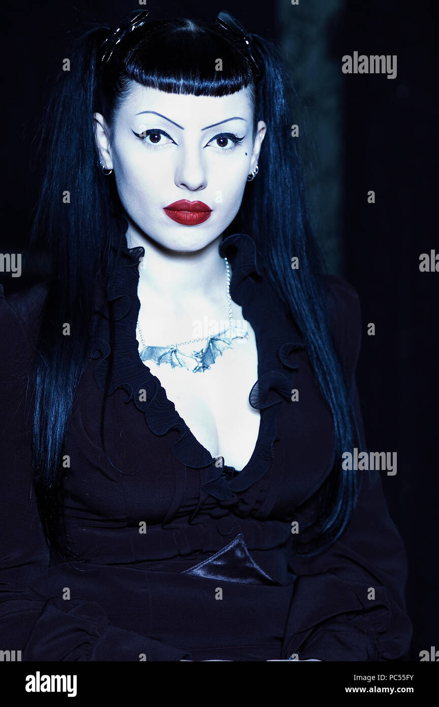 Portrait of a gothic woman Stock Photo - Alamy