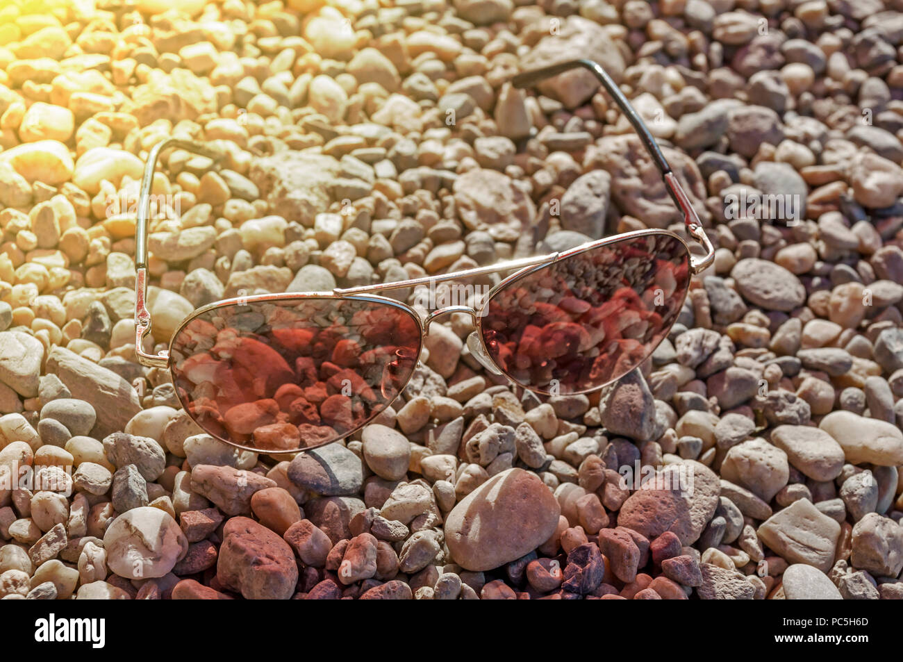 Red sun glasses hi-res stock photography and images - Alamy
