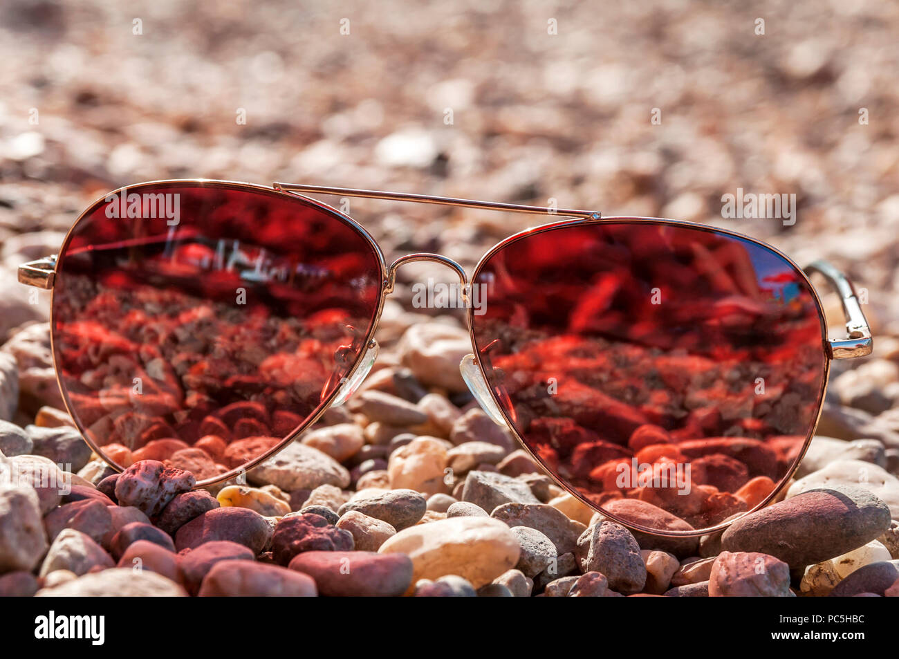 Red sun glasses hi-res stock photography and images - Alamy