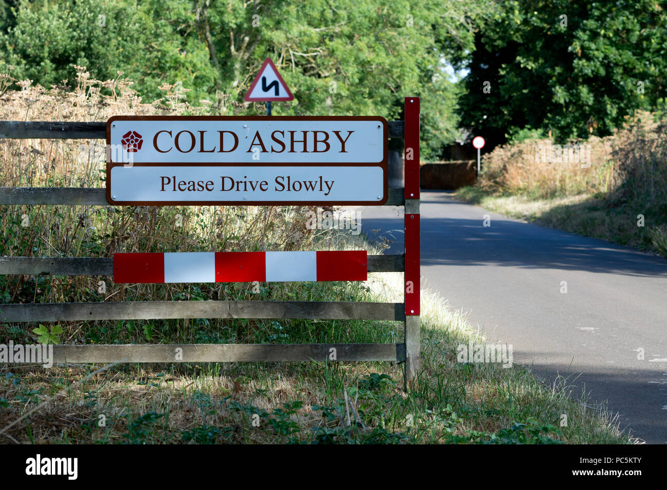 Villages signs name names hi-res stock photography and images - Alamy
