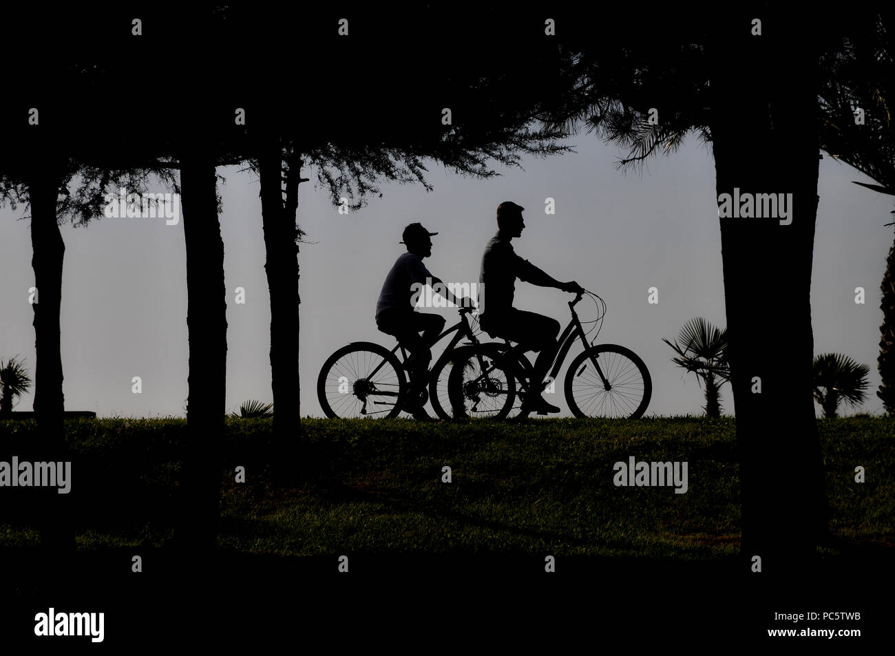 Cycling silhouette hi-res stock photography and images - Alamy