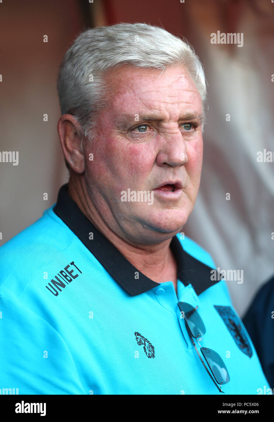 Steve bruce manager aston villa hi-res stock photography and images - Alamy