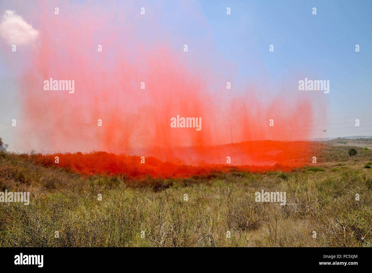 Incendiary kites hi-res stock photography and images - Alamy