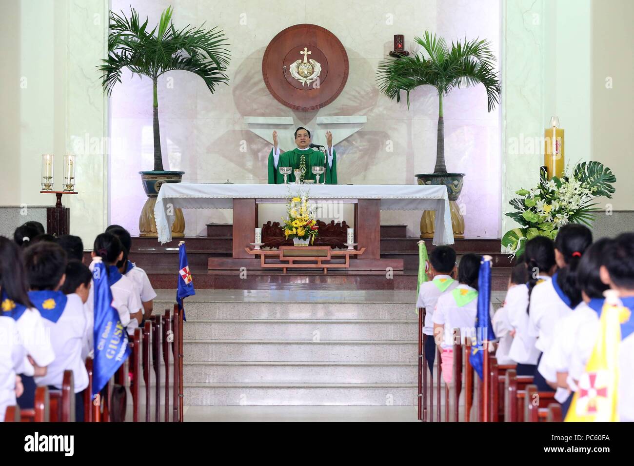 Liturgy of the word hi-res stock photography and images - Alamy