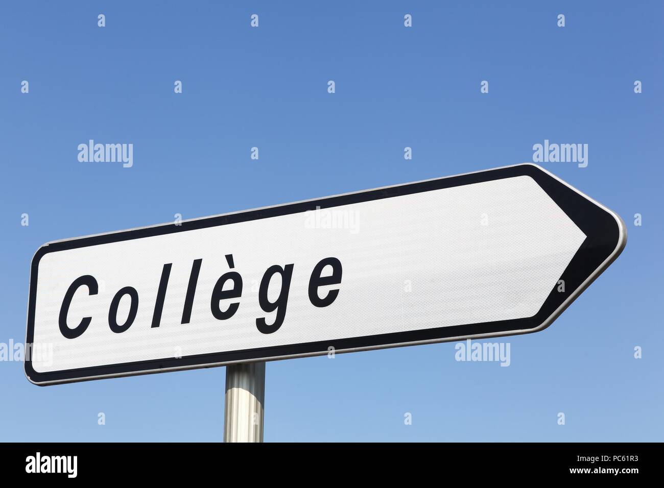 Direction sign college hi-res stock photography and images - Alamy