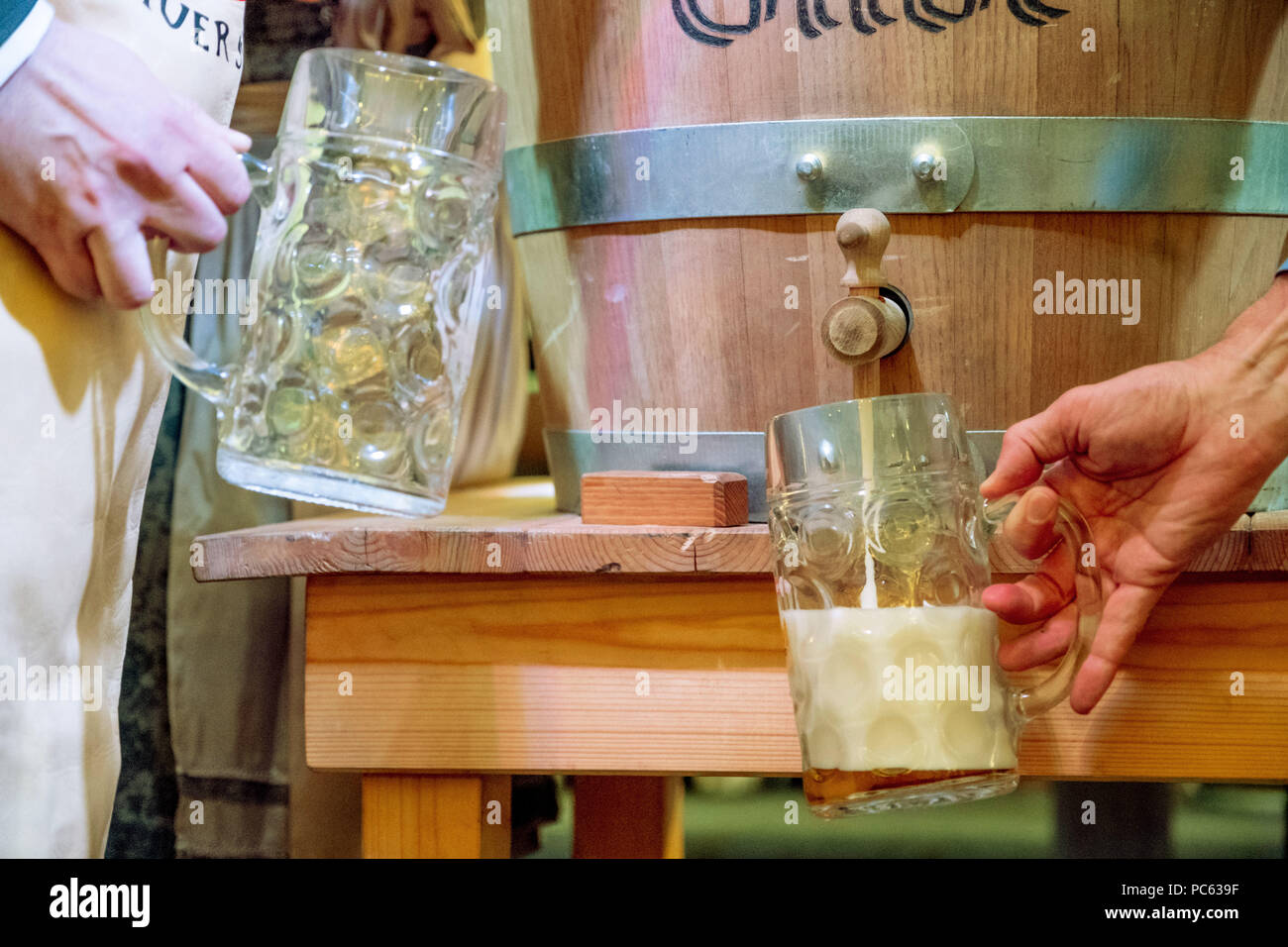 Hanover, Germany. 29th June, 2018. The first beer barrel is opened for ...