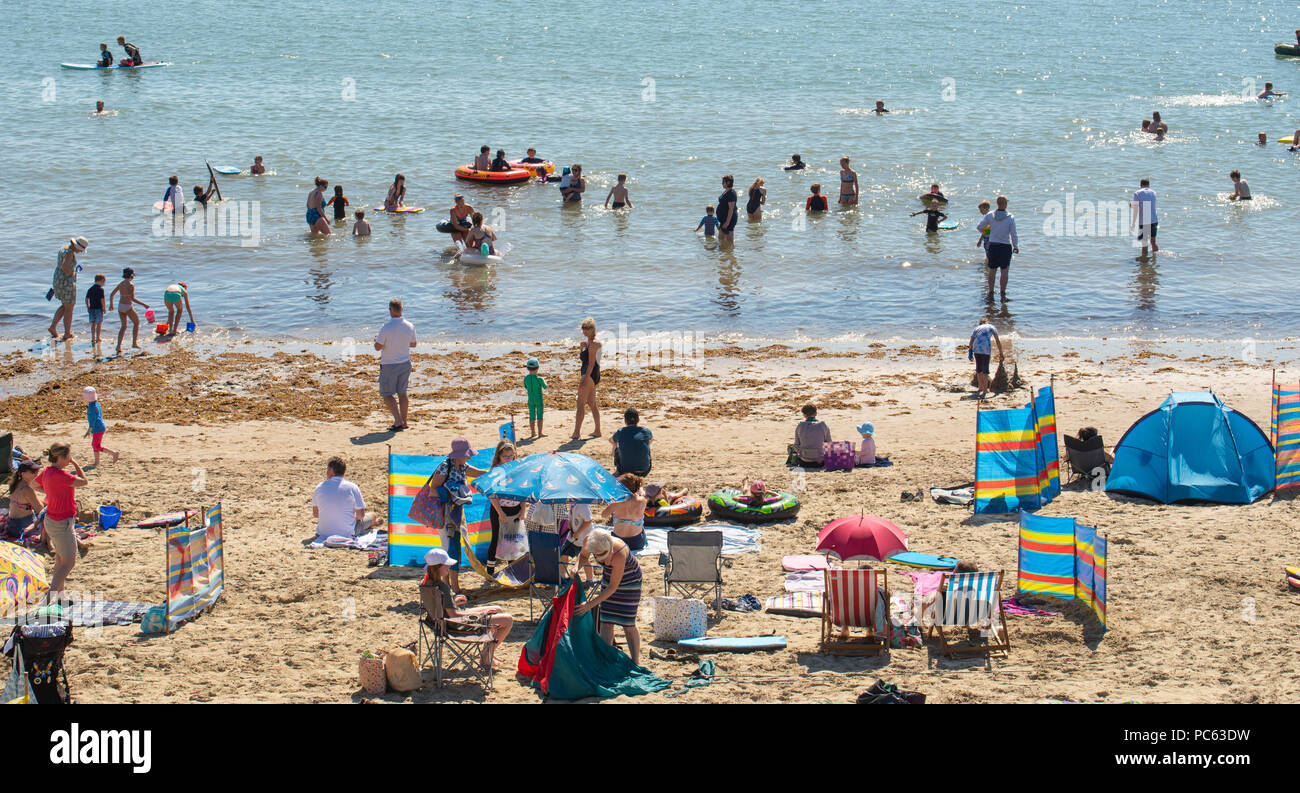 Summer 1976 uk heatwave sunbathing hi-res stock photography and images ...