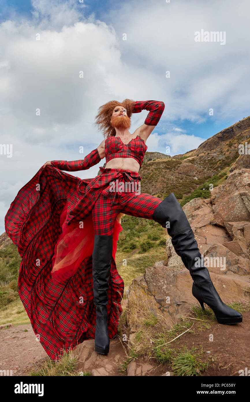 Edinburgh, UK. 31st July 2018. Gingzilla: Glamonster Vs The World. 7ft ...