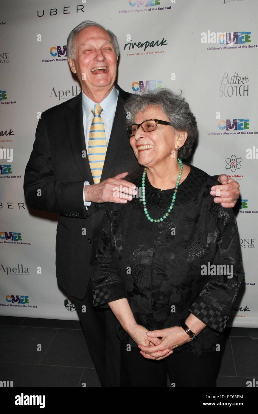 Alan alda wife hi-res stock photography and images - Alamy