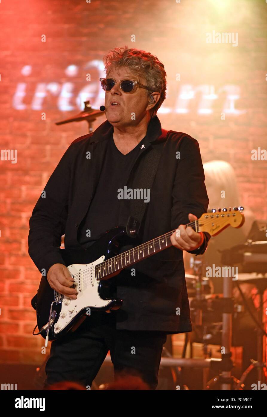 Thompson twins tom bailey hi-res stock photography and images - Alamy