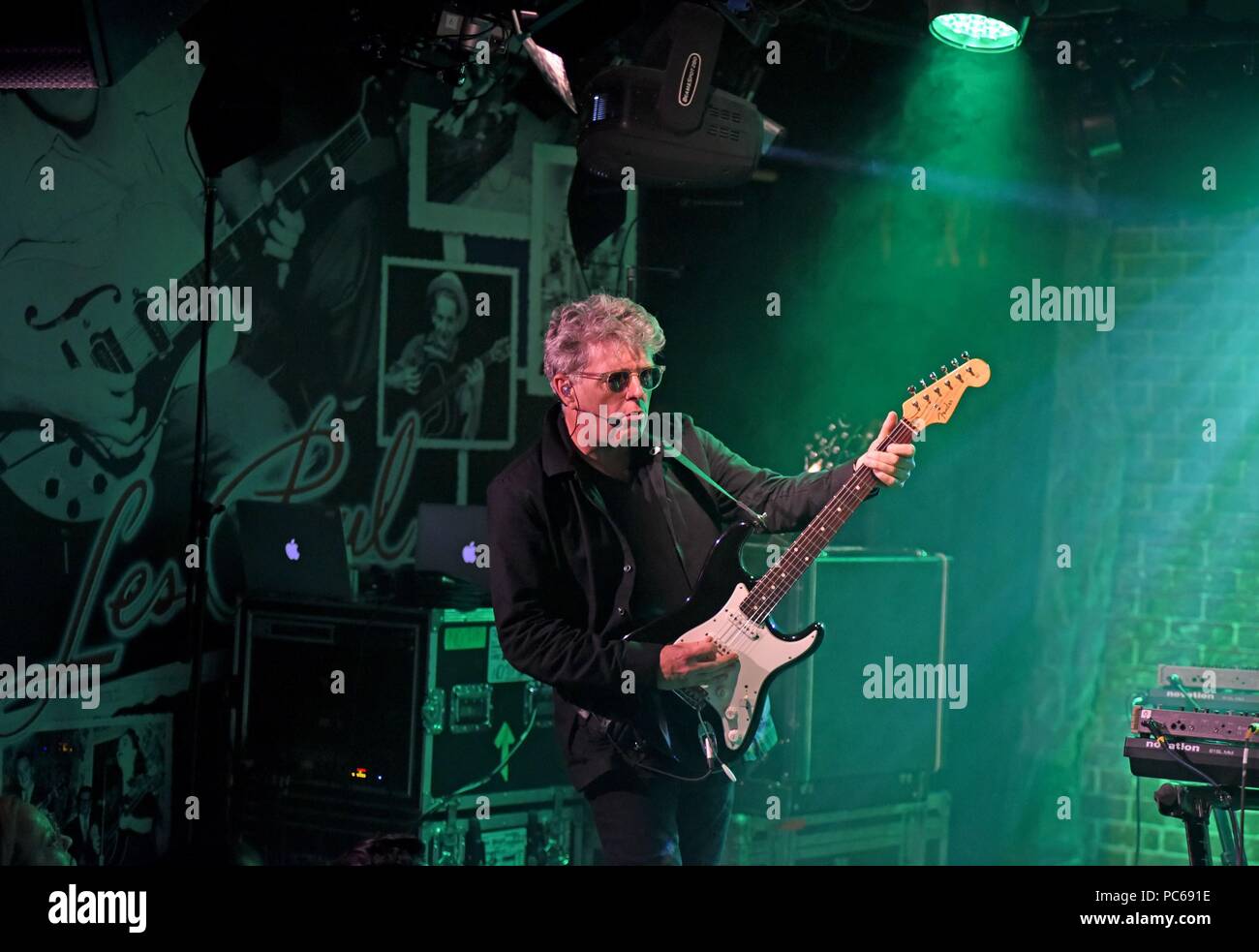 Thompson twins tom bailey hi-res stock photography and images - Alamy