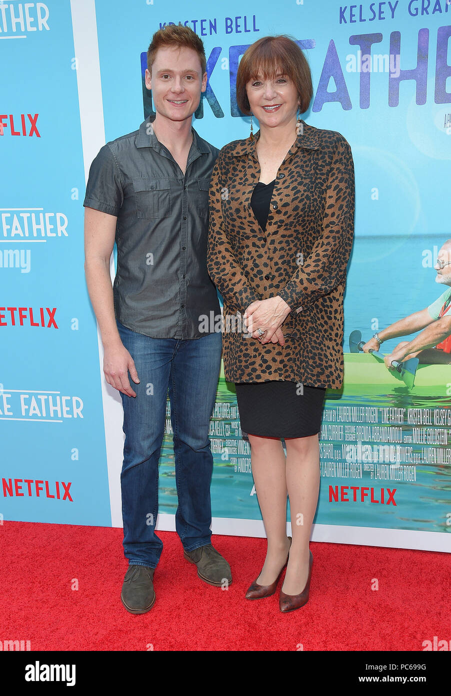 Lee garlington hi-res stock photography and images - Alamy