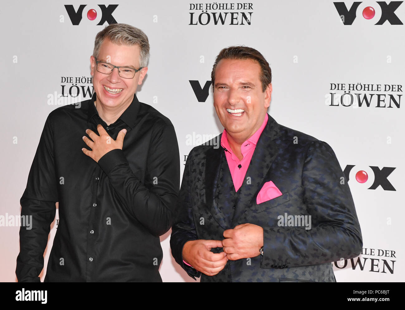 Berlin, Germany. 01st Aug, 2018. Investors Frank Thelen (l) and Ralf ...