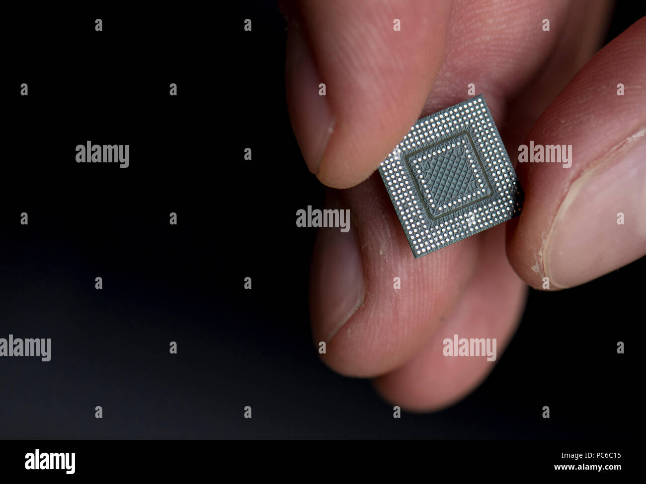 Wiesbaden, Germany. 01st Aug, 2018. An IT specialist of the BKA shows a ...