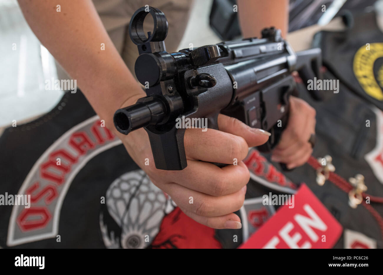 Co2 machine gun hi-res stock photography and images - Alamy