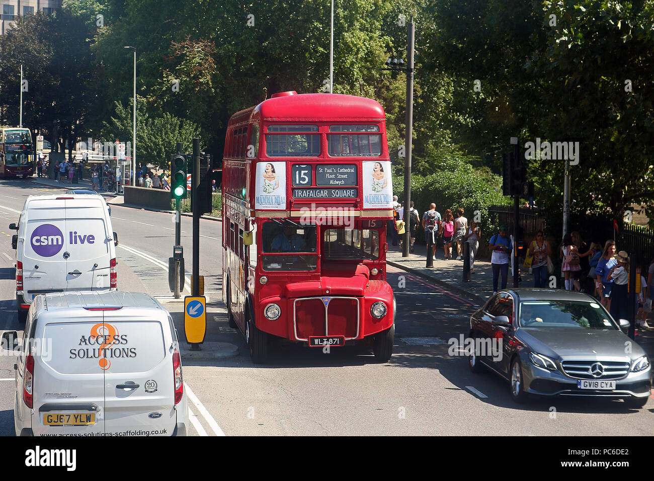 Bus uk 1960s hi-res stock photography and images - Alamy