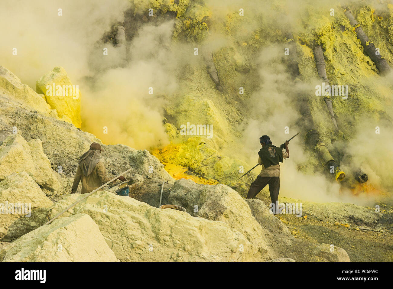 Sulfur mining operation hi-res stock photography and images - Alamy