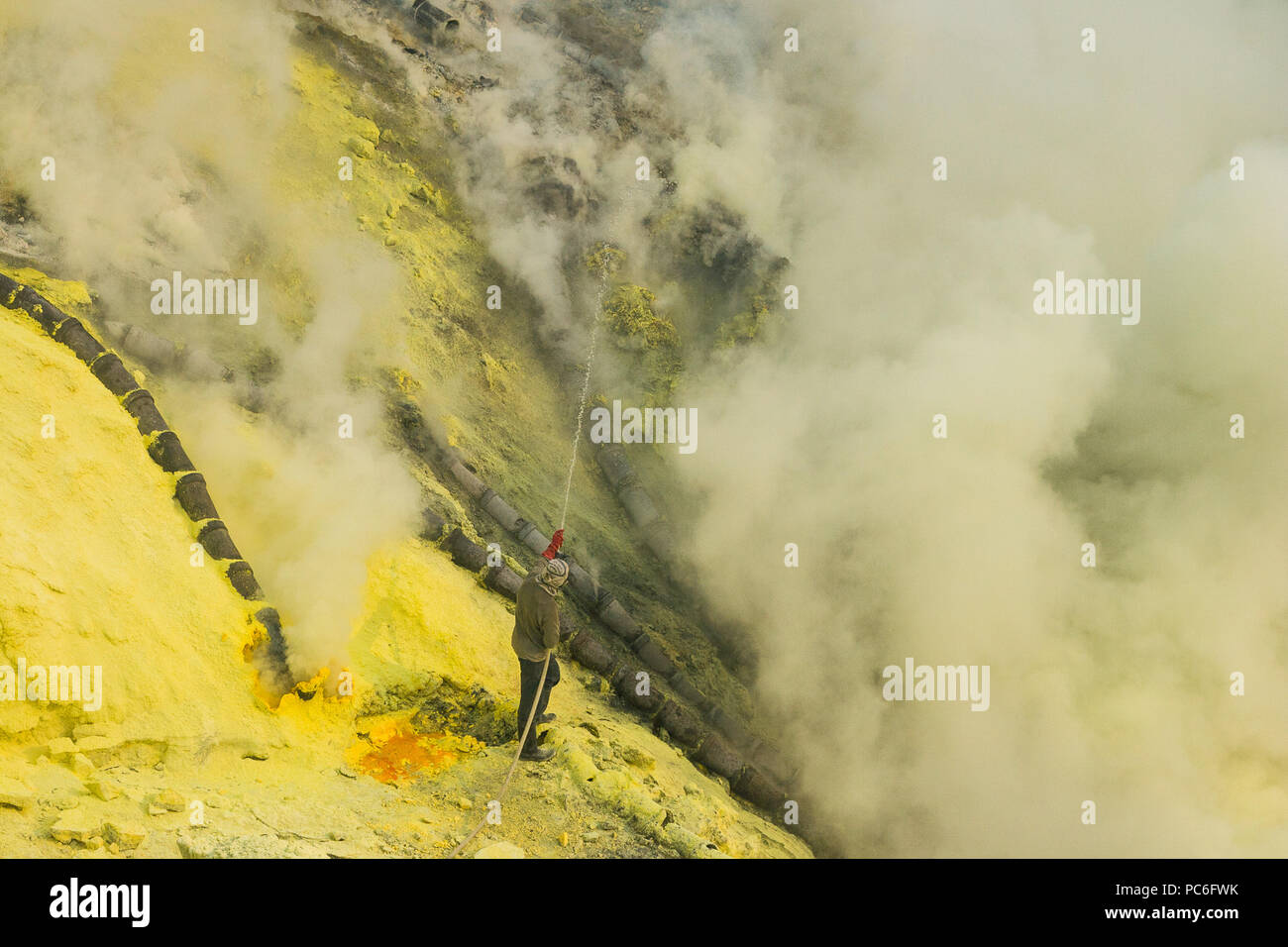 Sulfur mining operation hi-res stock photography and images - Alamy
