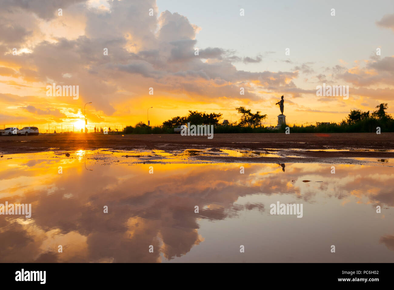 Chao Anouvong Statue in Vientiane, Laos, at sunset Stock Photo - Alamy