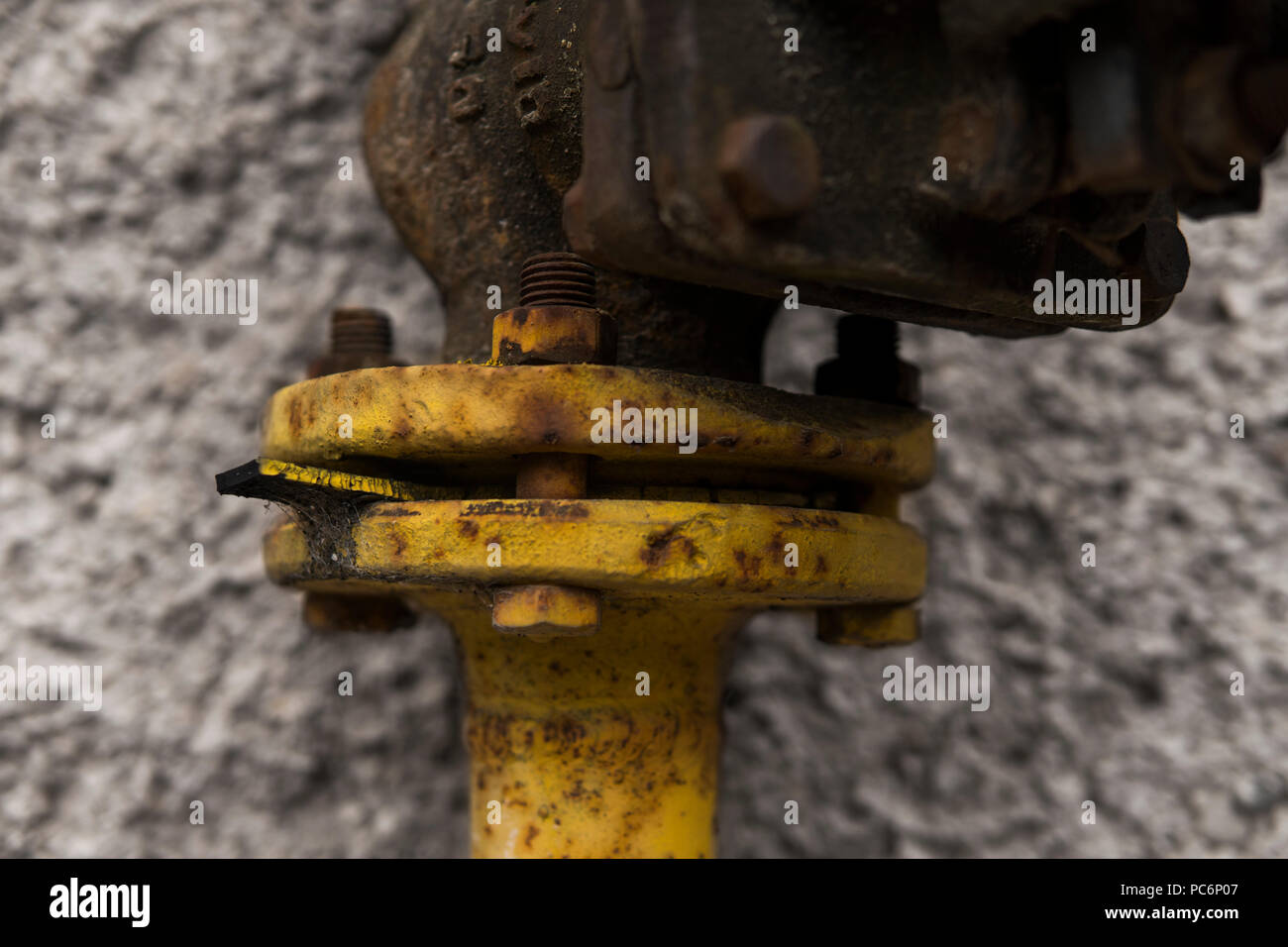 Crane lifting gate hi-res stock photography and images - Alamy
