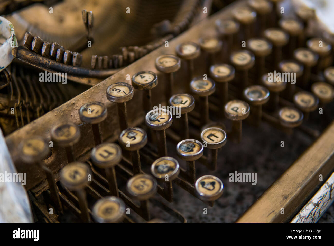 Broken Old Typewriter High Resolution Stock Photography and Images - Alamy