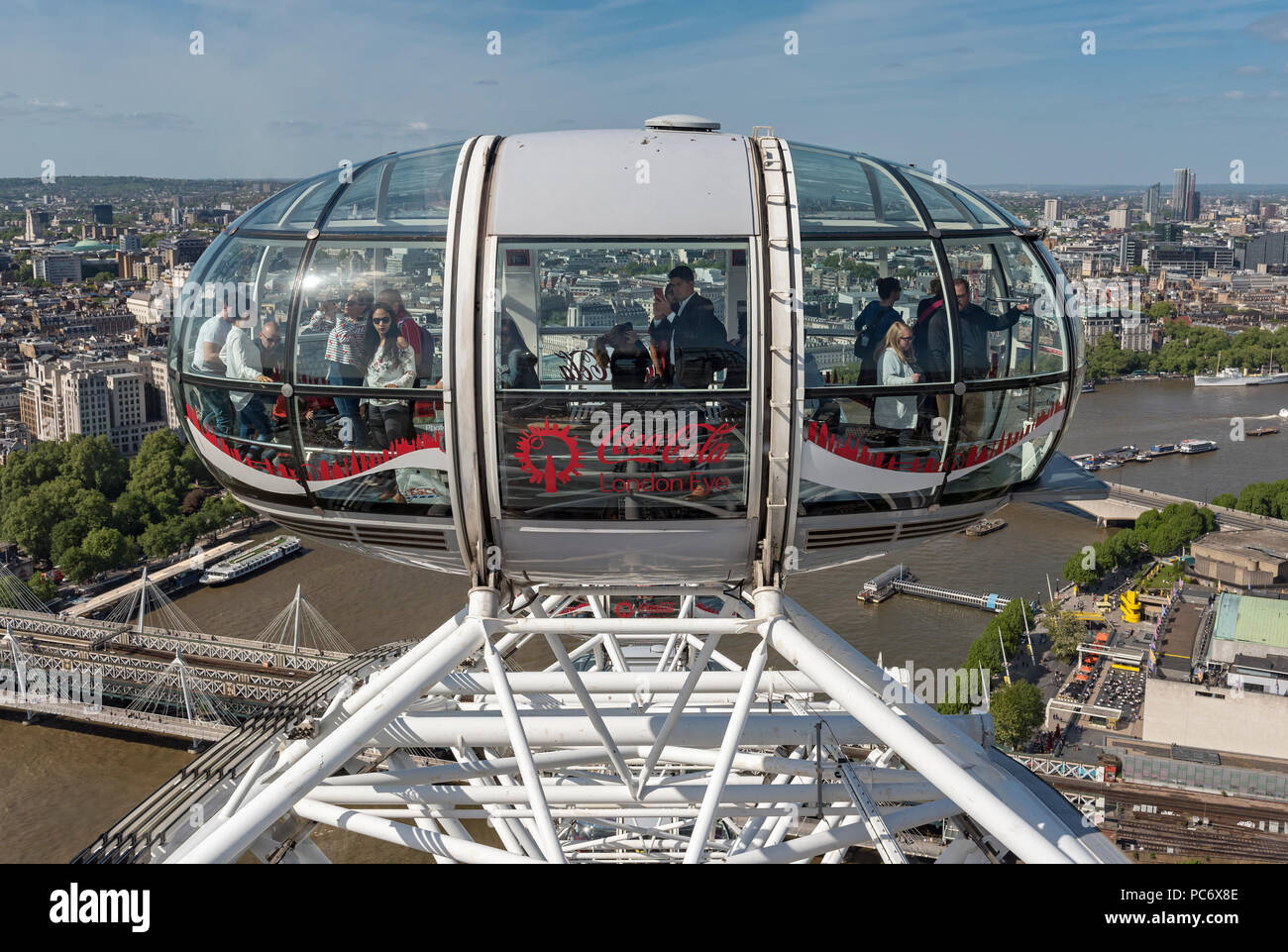 Ferris wheel capsule hi-res stock photography and images - Alamy