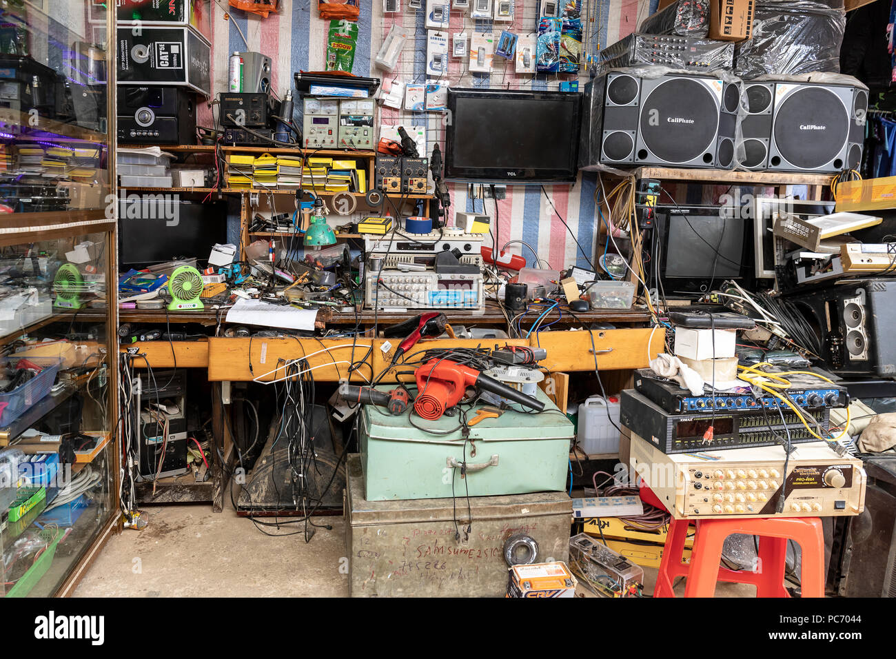 Electrical workshop hi-res stock photography and images - Alamy