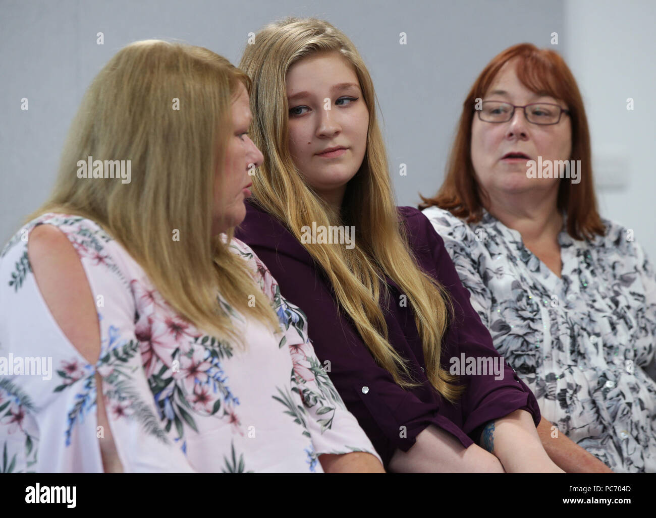 Katie Pitwell (centre) the daughter of acid attack victim Joanne Rand ...