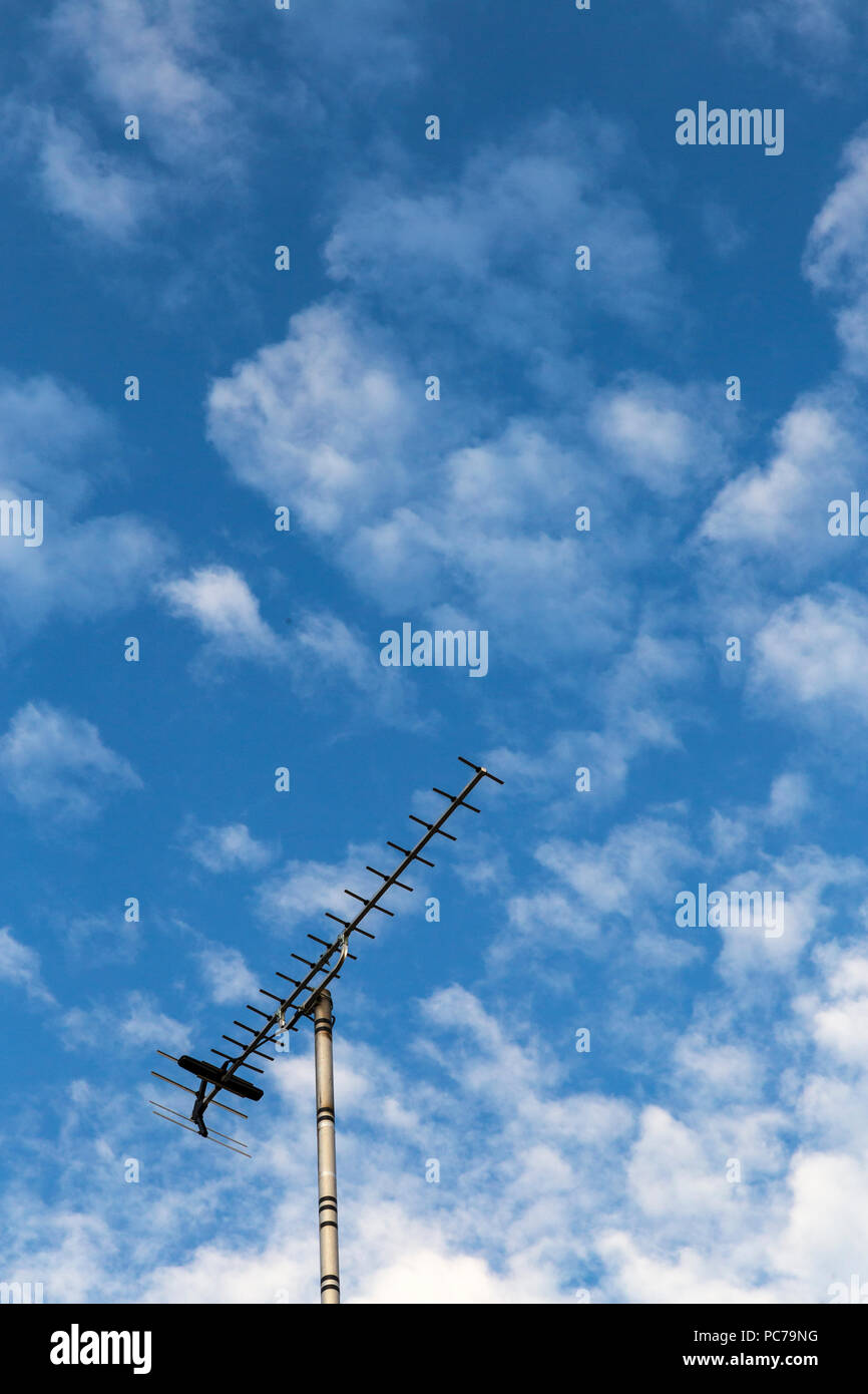Digital tv aerial hi-res stock photography and images - Alamy