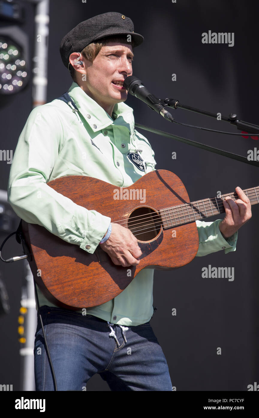 Gerry cinnamon hi-res stock photography and images - Alamy