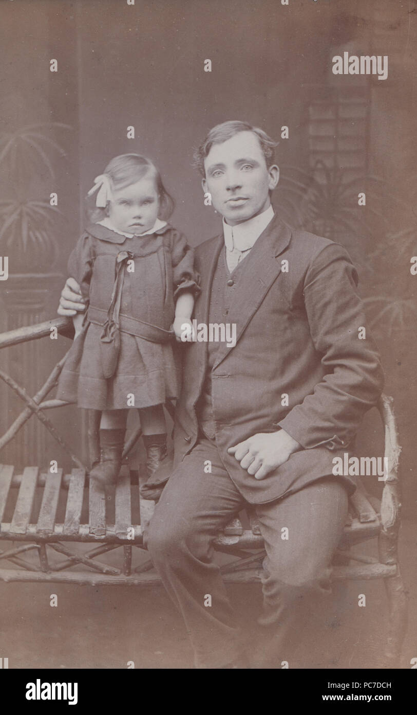 Vintage father daughter hi-res stock photography and images - Alamy