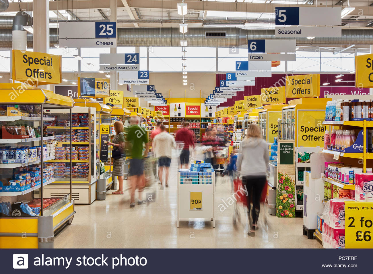 Tesco Extra Supermarket Aisle Stock Photos & Tesco Extra Supermarket ...