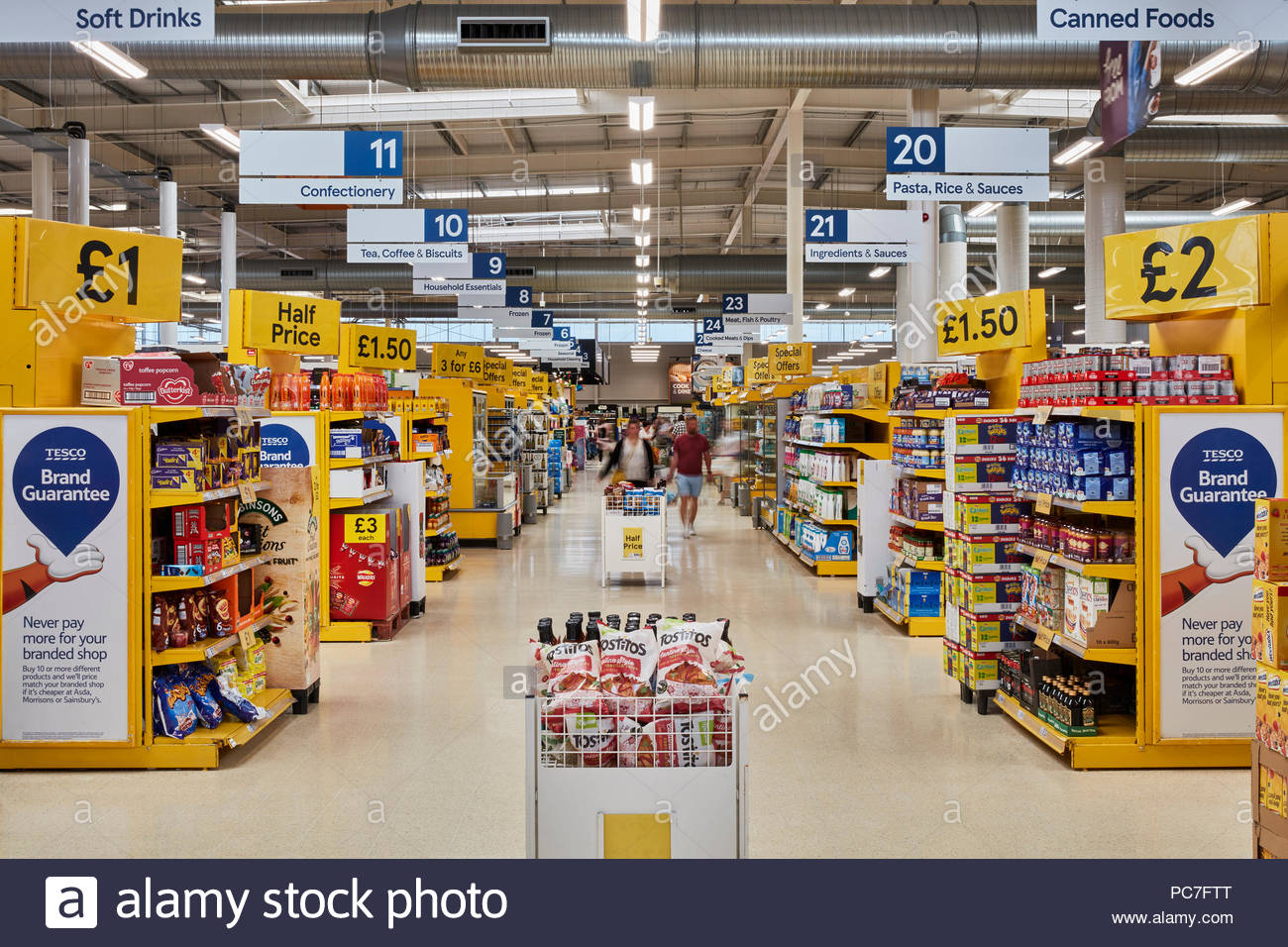 Tesco Extra Supermarket Aisle Stock Photos & Tesco Extra Supermarket ...