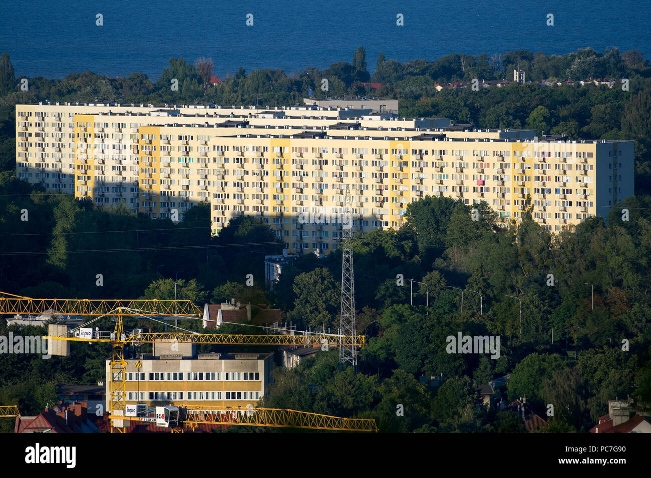 Communist era high rise building hi-res stock photography and images ...
