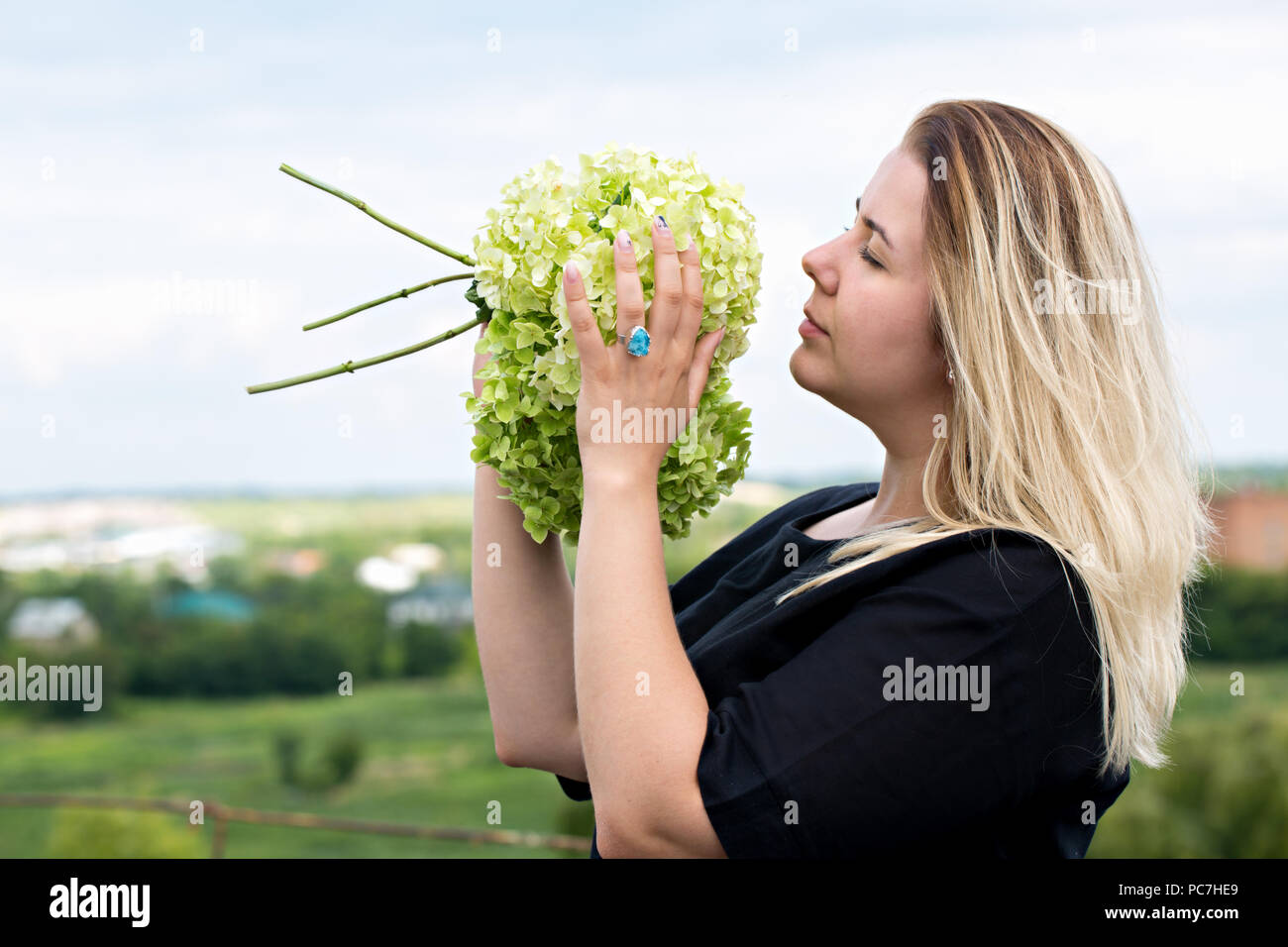 Sniffing Bouquet High Resolution Stock Photography and Images - Alamy