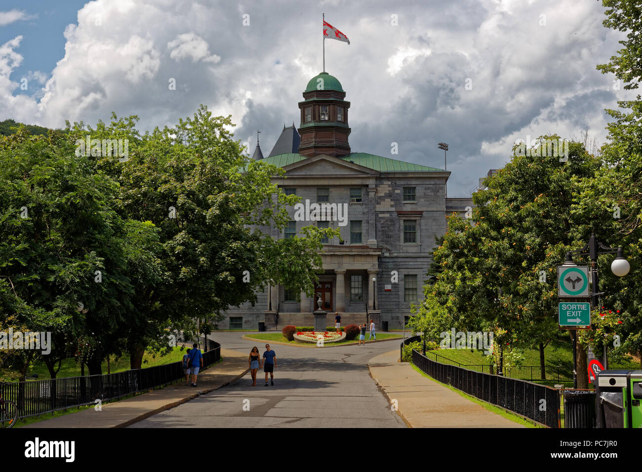 Mcgill university campus in montreal hi-res stock photography and ...