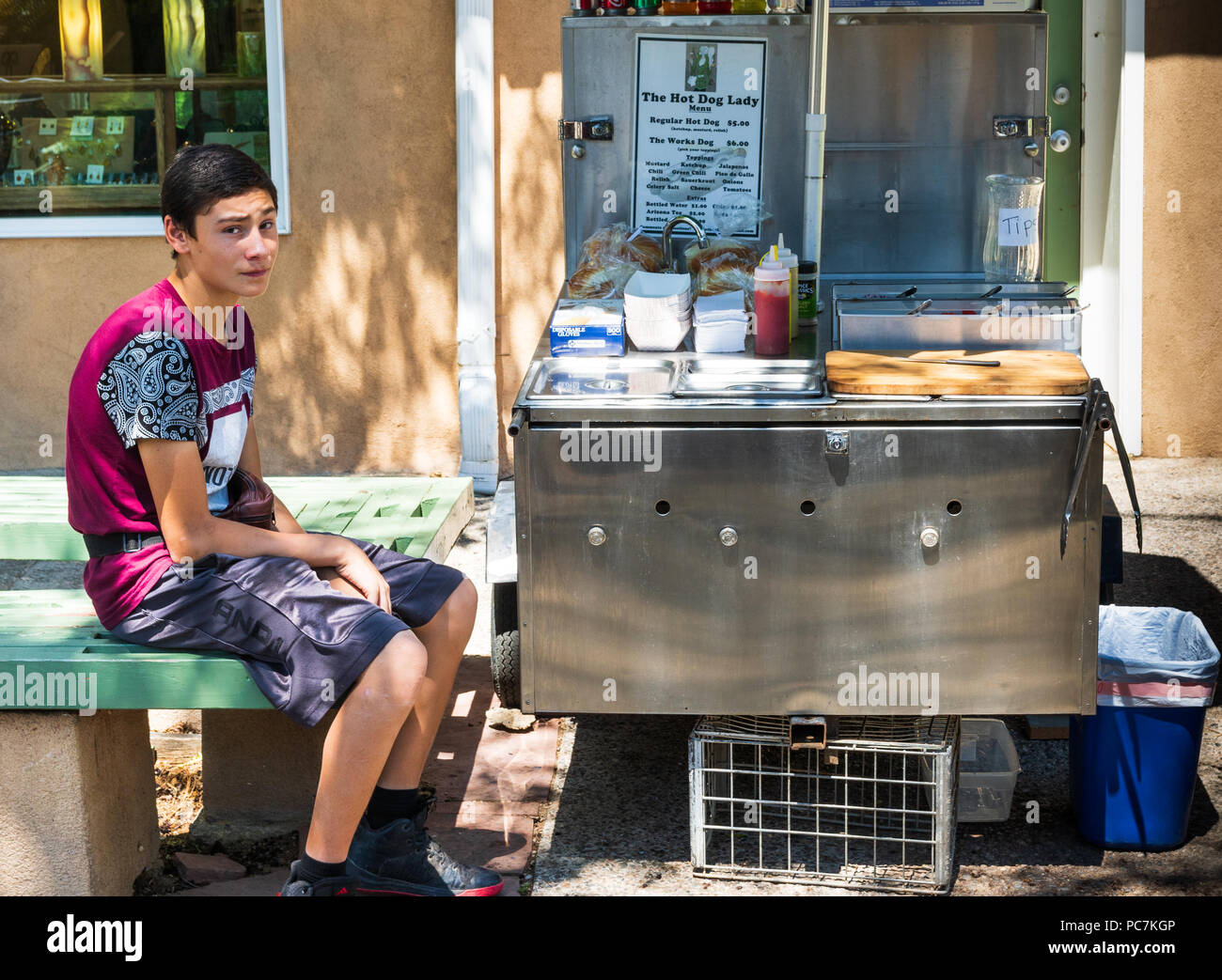 Hot Dog Stand On Street Stock Photos & Hot Dog Stand On Street Stock ...